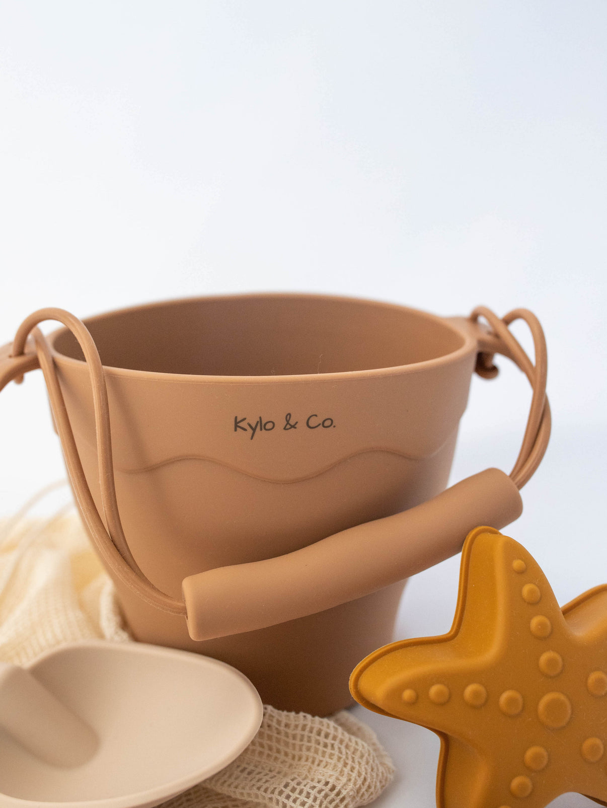 Sand Castle Bucket and Shovel Set | Beach Bucket Set | Kylo and Co.