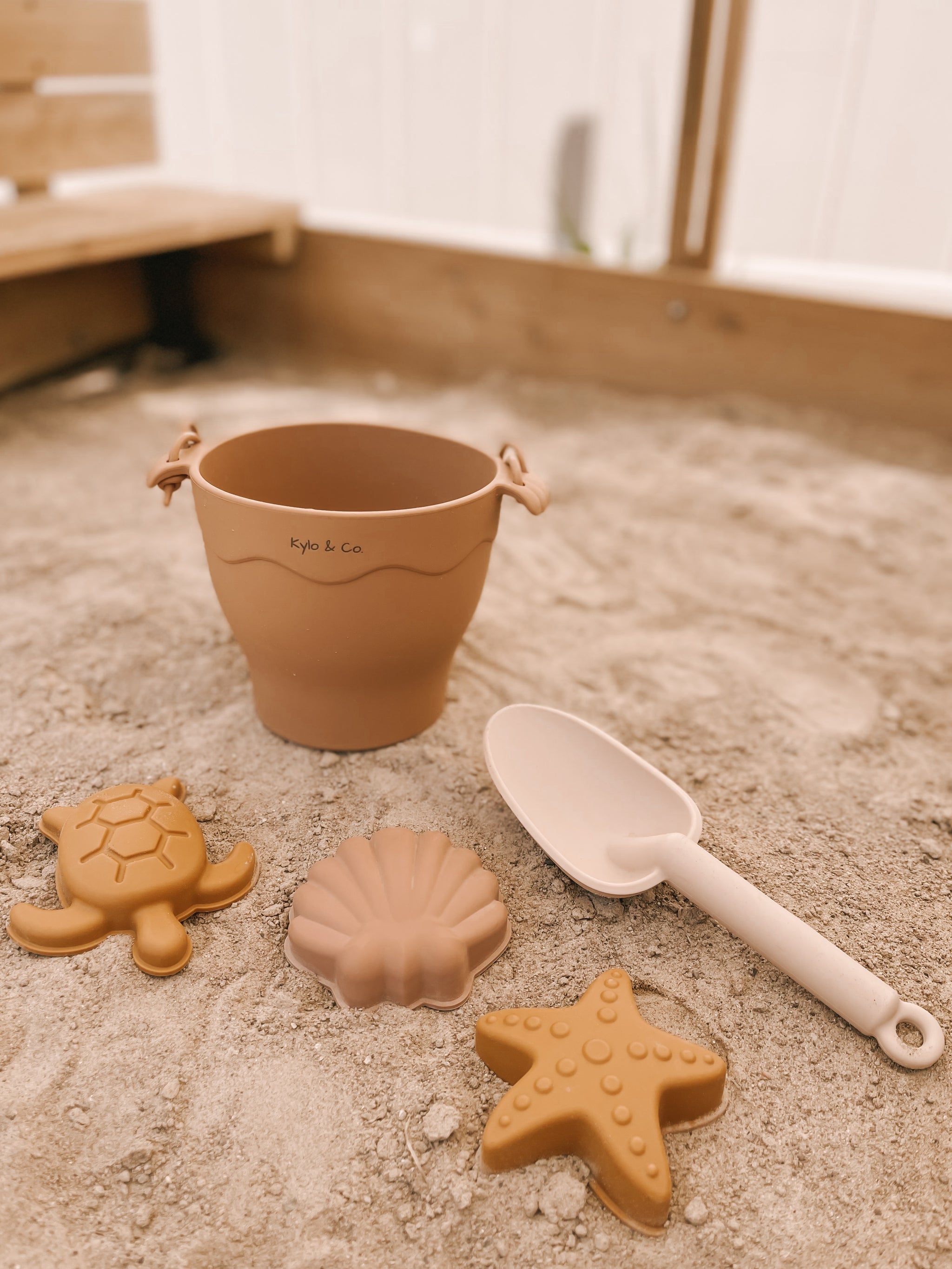 Sand Castle Bucket and Shovel Set | Beach Bucket Set | Kylo and Co.