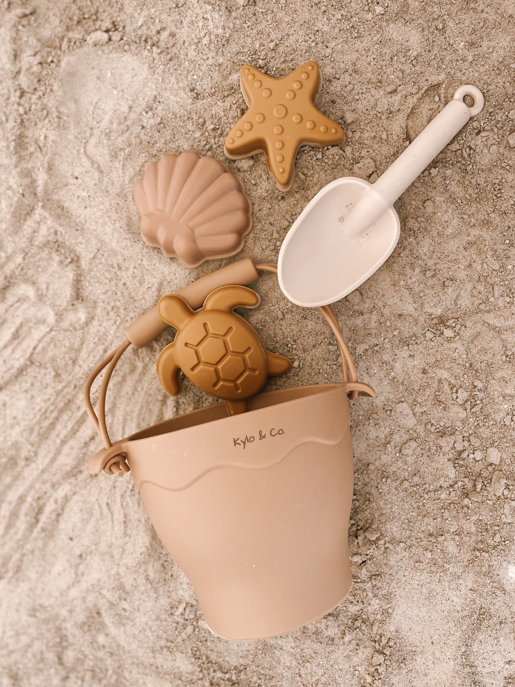 Sand Castle Bucket and Shovel Set | Beach Bucket Set | Kylo and Co.
